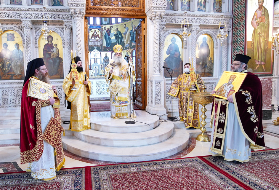 Η Κυριακή της Ορθοδοξίας στον Καθεδρικό Ιερό Ναό Αγίας Τριάδος Πειραιώς ...